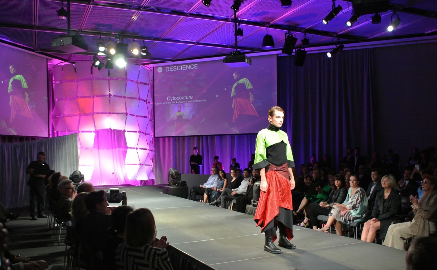 Don’t you look smart!: Descience fuses fashion and science - Arts at MIT