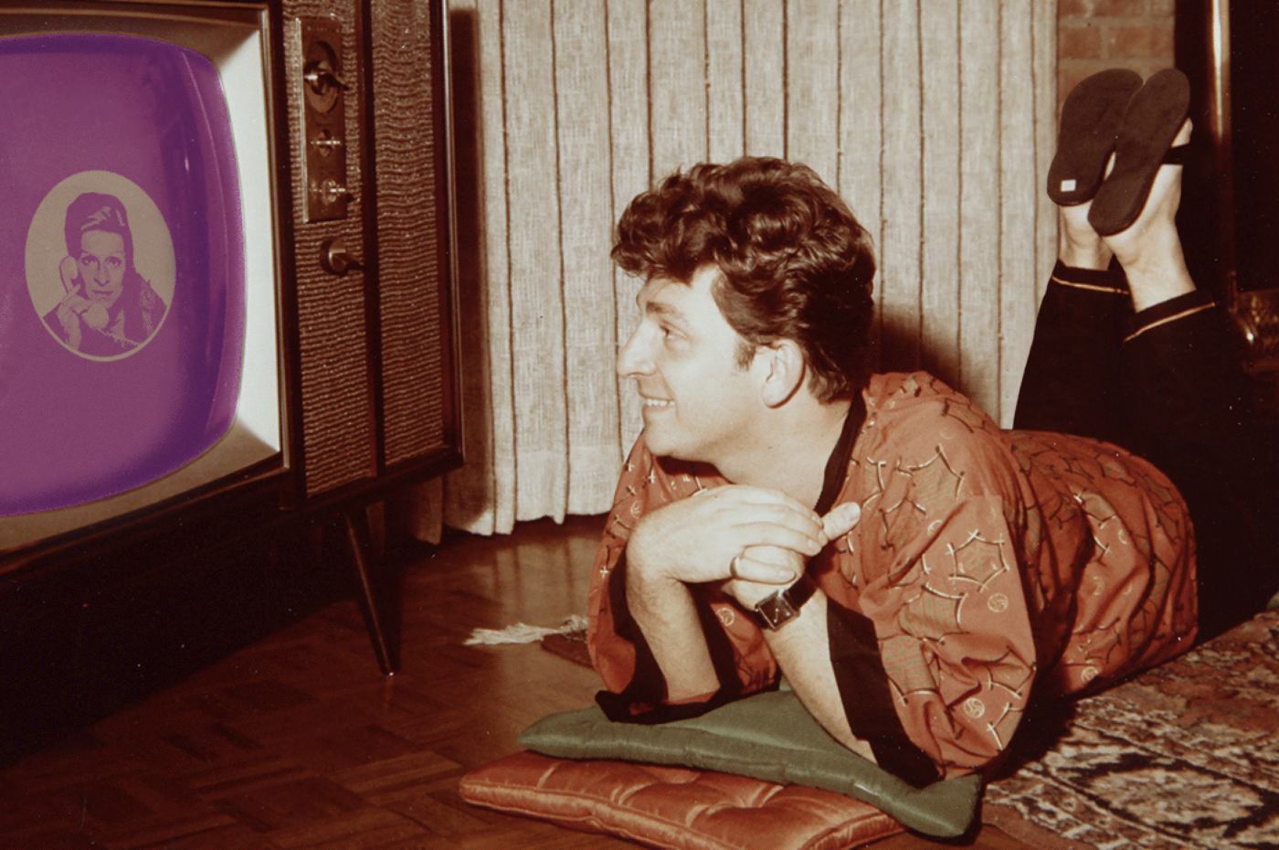 Beyza Boyacioglu ‘16 and the “Zeki Müren Hotline” - Arts at MIT